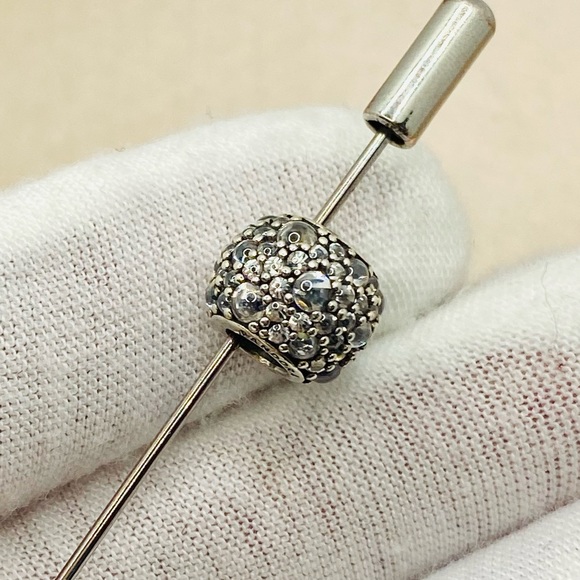 Pandora | Jewelry | Euc Pandora 79755cz Sterling Silver Shimmering ...